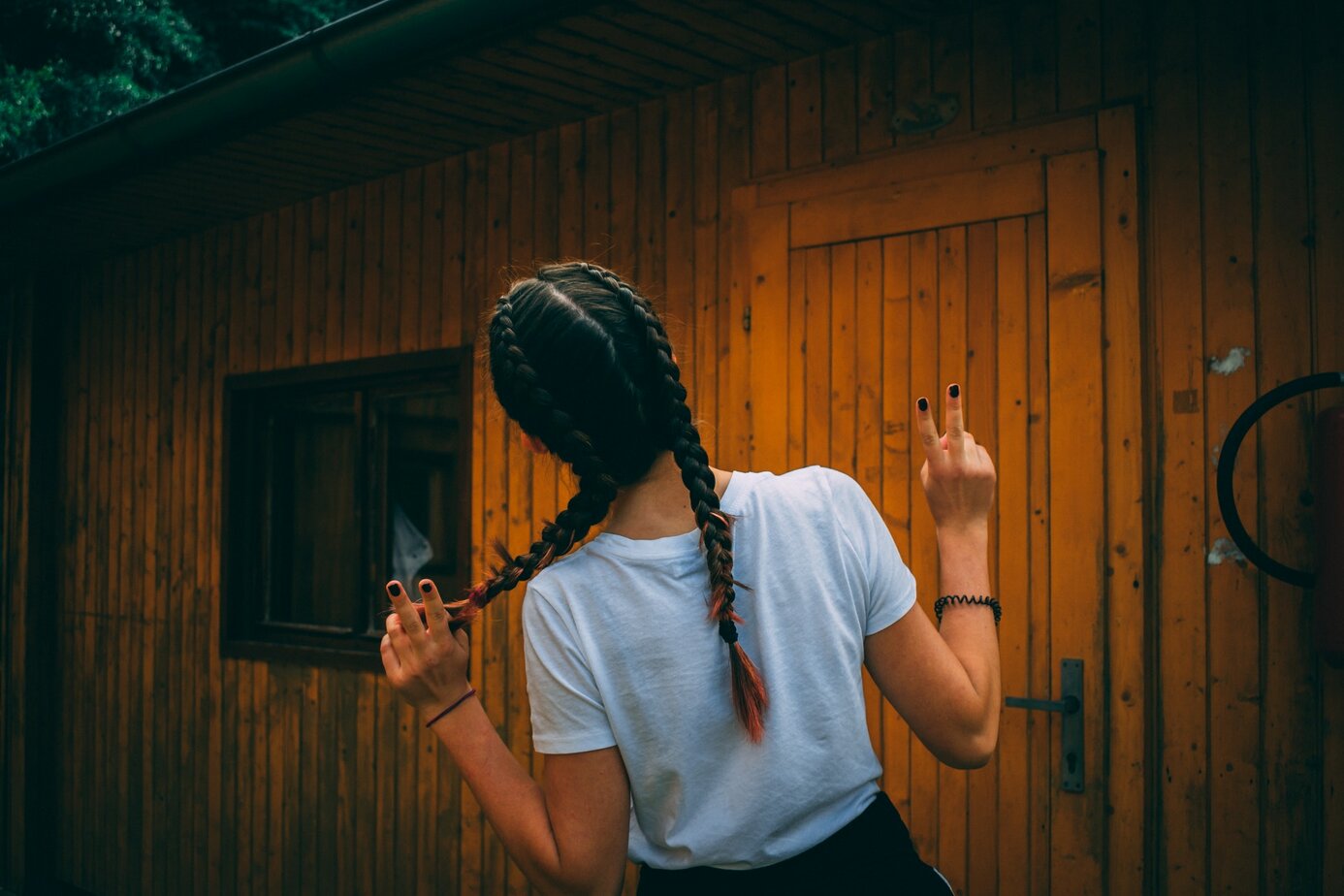 13 Hiking Hairstyles That Are Sporty & Stylish In 2023