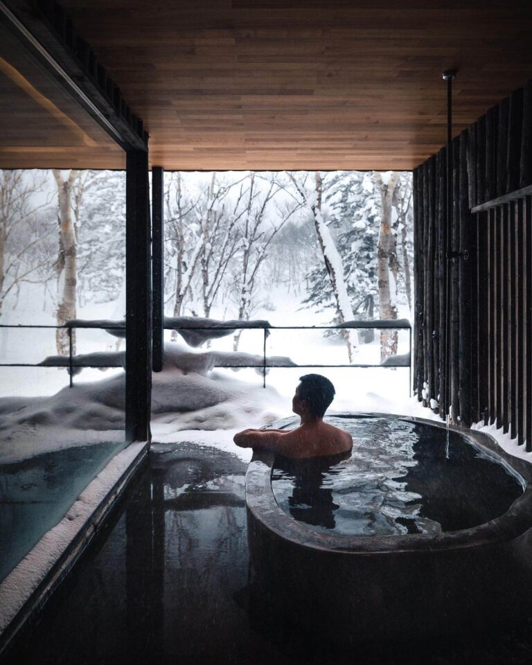 The Best Japan Onsen For Couples (21 Romantic Options!)