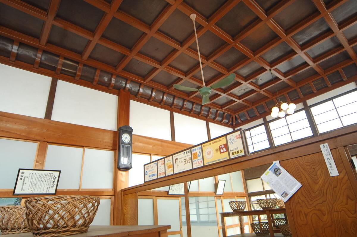 Female Onsen Etiquette: How To Use An Onsen in 2024?