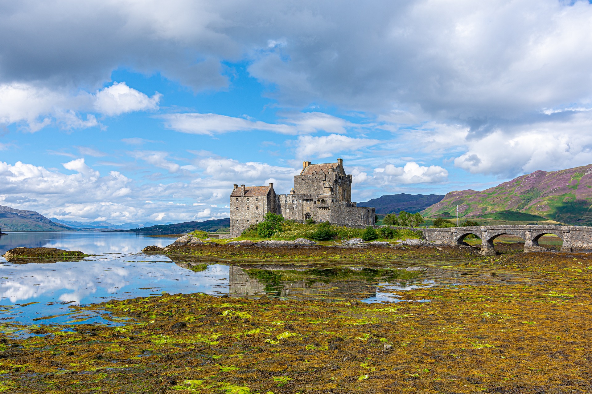 37 Fun Places To Travel With Friends (Budget Friendly!)