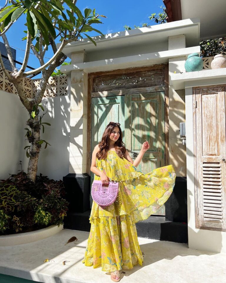 35+ Best Bali Outfit Ideas For Summer (+ For Modest Girlies Too!)
