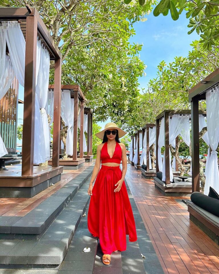 35+ Best Bali Outfit Ideas For Summer (+ For Modest Girlies Too!)