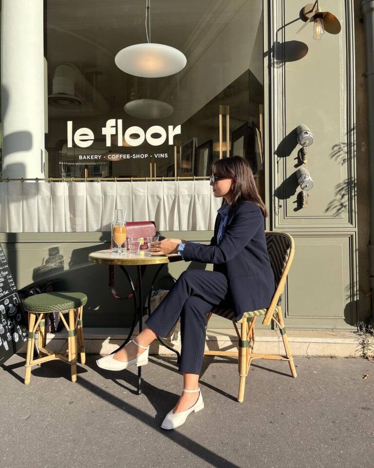 21 Paris Outfits That Are Super Chic! (And What To Avoid)!!