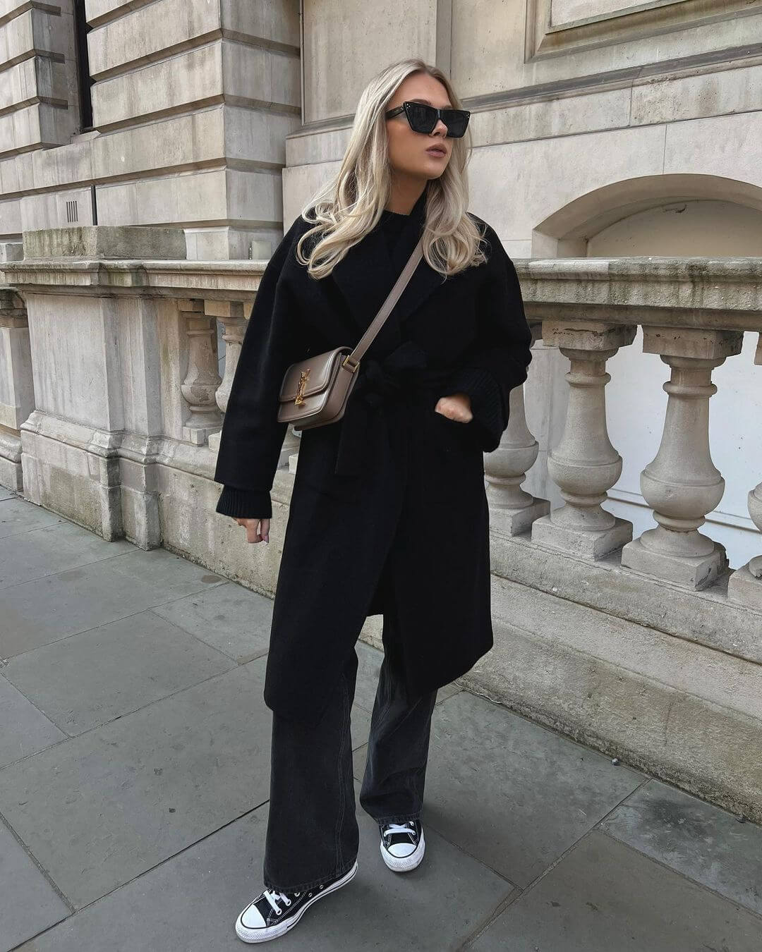 17 Stylish London Winter Outfits To Rock This Holiday Season!!
