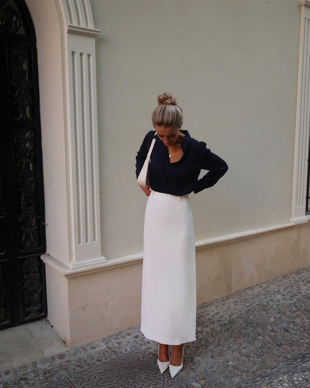 21 Fashionable Spain Outfits (+ What To Avoid!!)