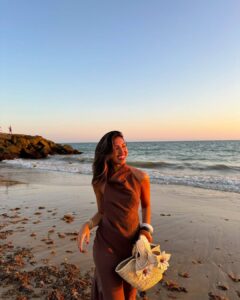 21 Fashionable Spain Outfits (+ What To Avoid!!)