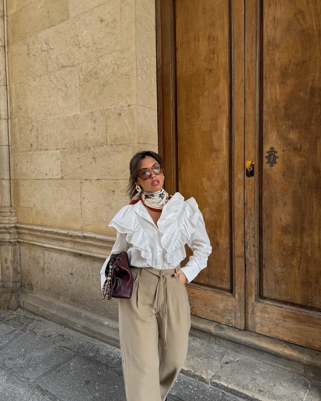 21 Fashionable Spain Outfits (+ What To Avoid!!)