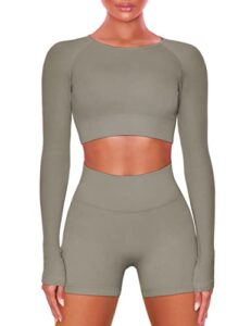 43 Australian Outfits For All Seasons (Chic & Comfy Looks!)