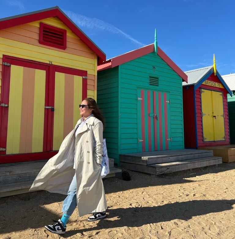 43 Australian Outfits For All Seasons (Chic & Comfy Looks!)