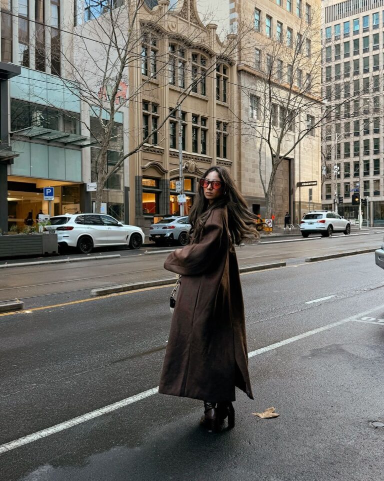 43 Australian Outfits For All Seasons (Chic & Comfy Looks!)