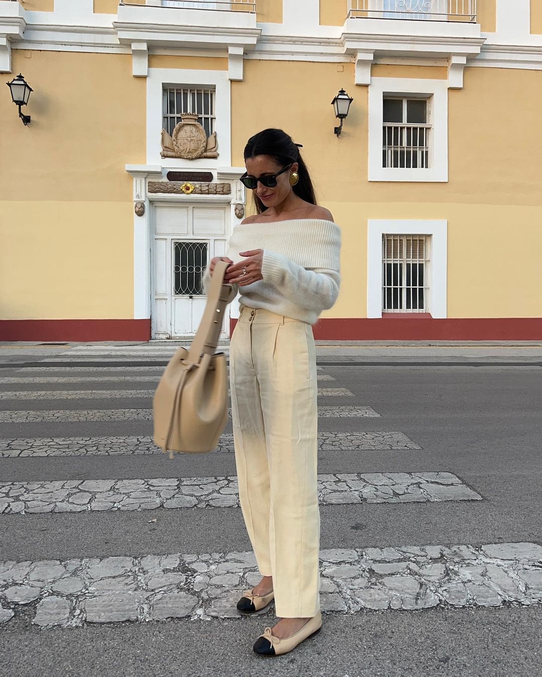 41+ Best France Outfits For All Seasons (Très Chic Looks!)