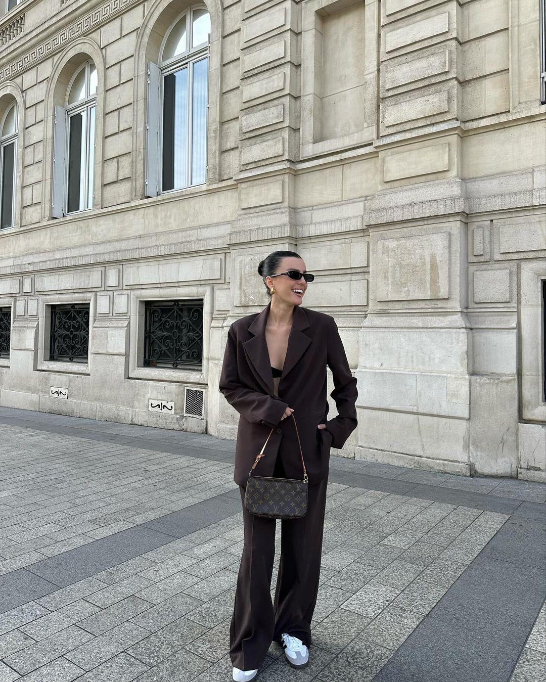 41+ Best France Outfits For All Seasons (Très Chic Looks!)