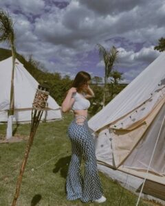 19 Stylish Camping Outfits For Women: Practical & Adventurous!