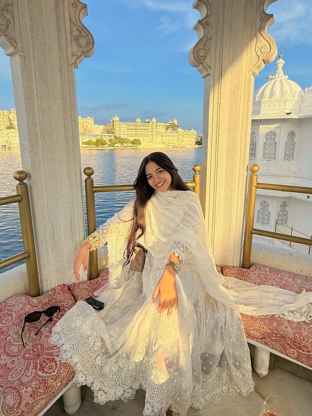 25 Udaipur Trip Outfits That Channel Royal Elegance